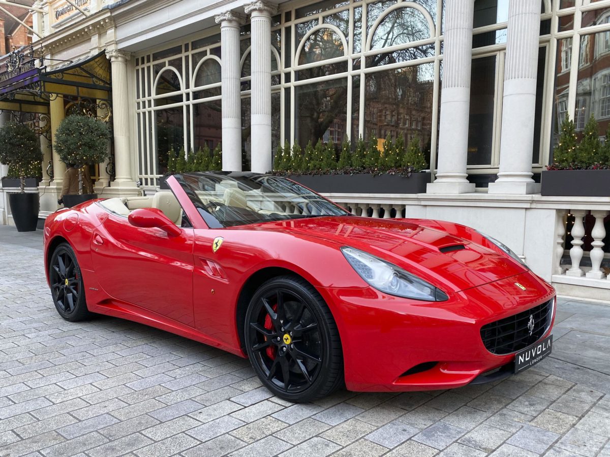 Ferrari California 4.3 V8 F1 DCT 2dr Convertible - NUVOLA LONDON
