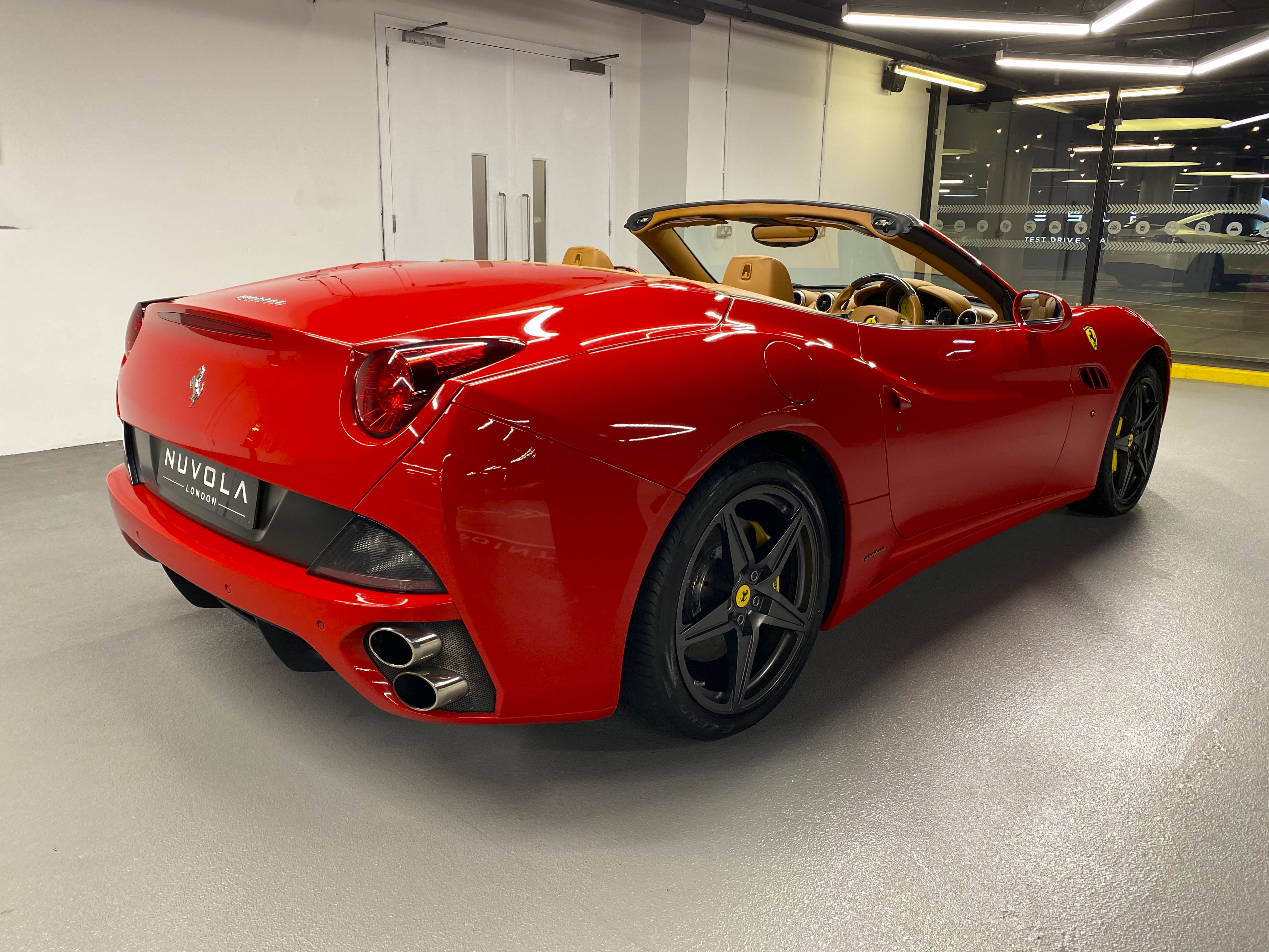 Ferrari California 4.3 F1 2dr Convertible - NUVOLA LONDON