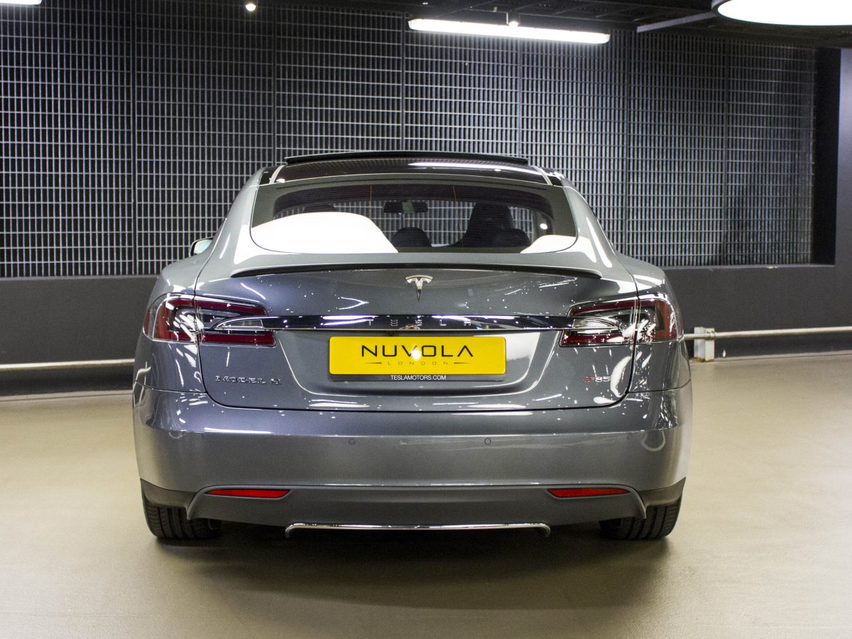 Tesla Model S Performance (RHD) 4dr Saloon - 14048249924 - NUVOLA LONDON